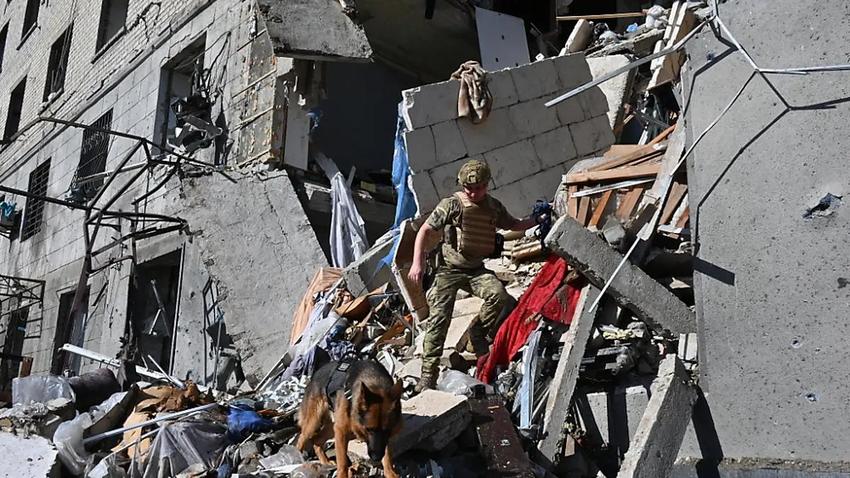 Selenskyj fordert nach Bombenangriff rasche Hilfe